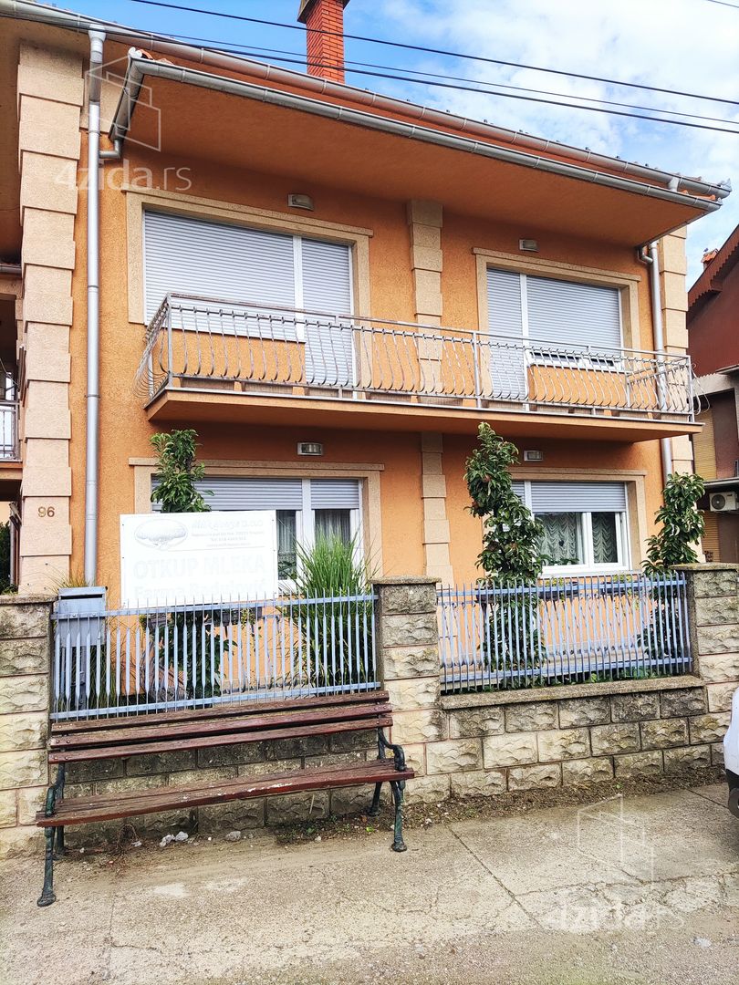 2-etažna kuća na prodaju, Grljan, 550.000€, 1128m²