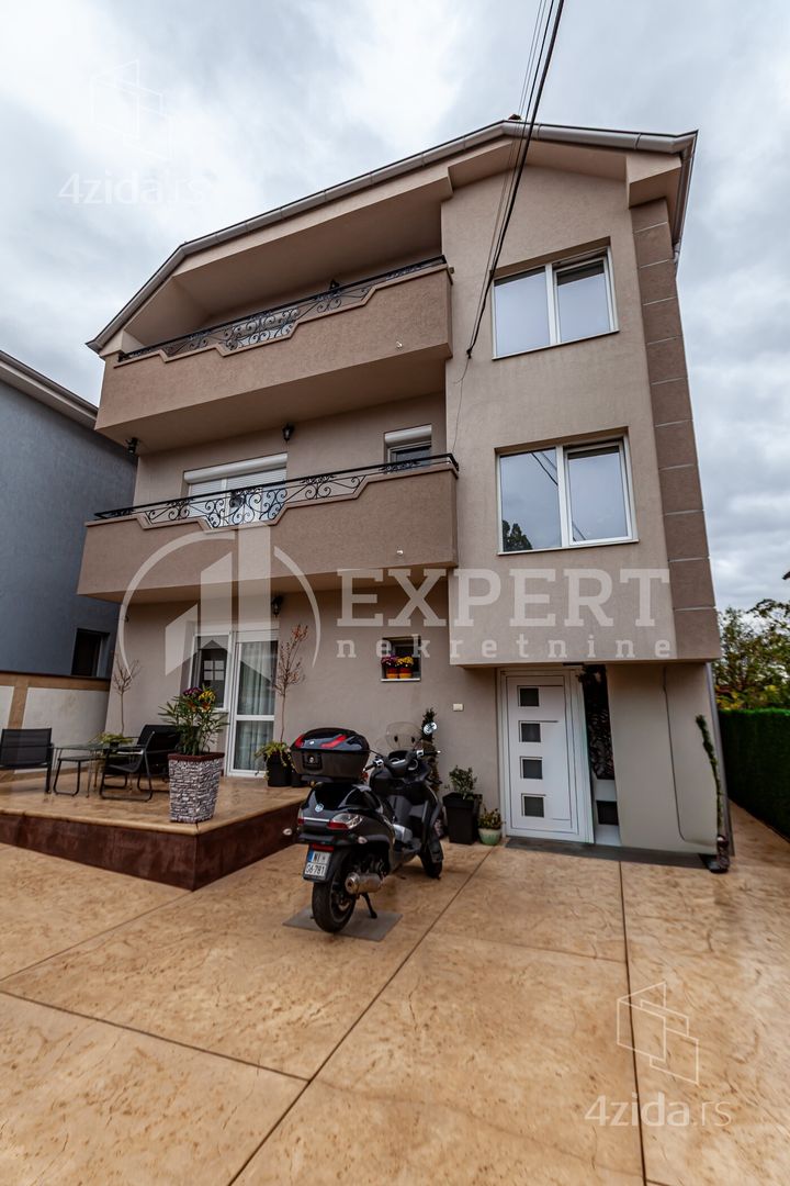 3-etažna kuća na prodaju, Ledena stena, 310.000€, 290m²