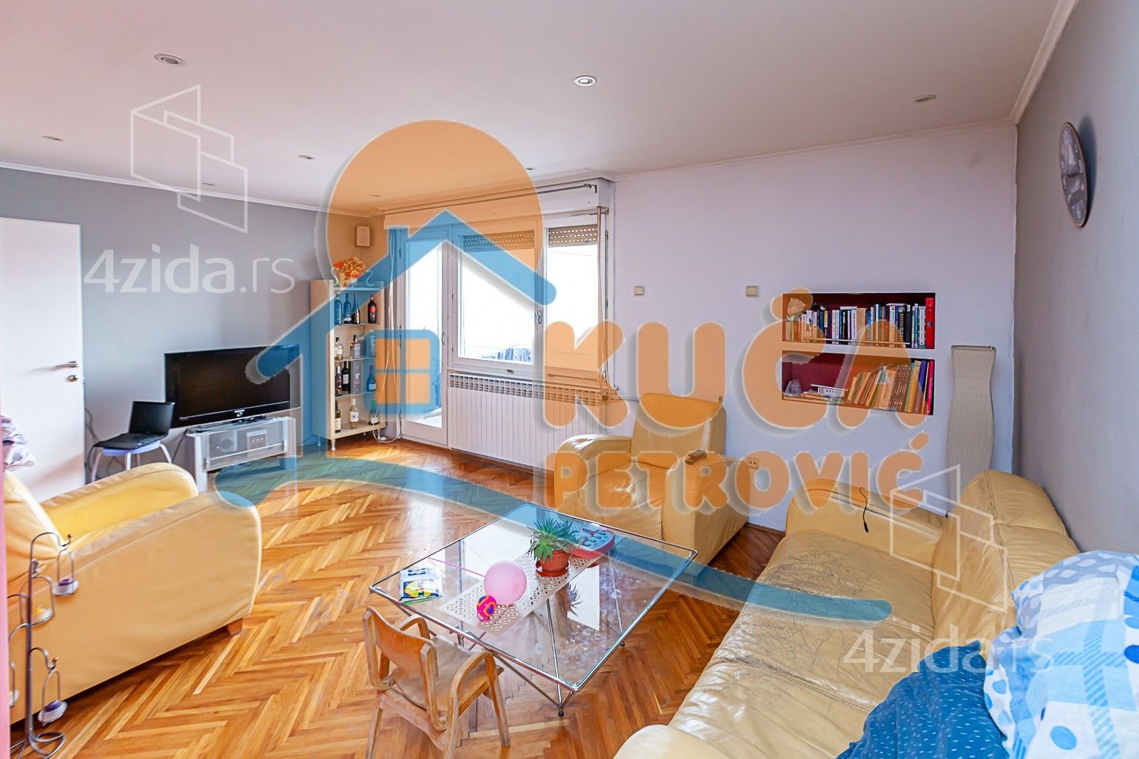 Trosoban stan na prodaju, Episkopska, 140.000€, 72m²