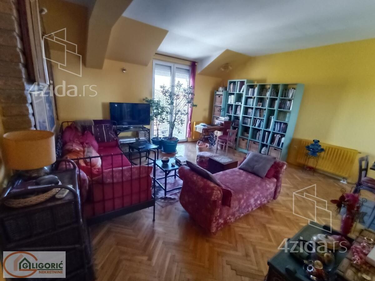 Trosoban stan na prodaju, Branka Radičevića, 122.400€, 72m²
