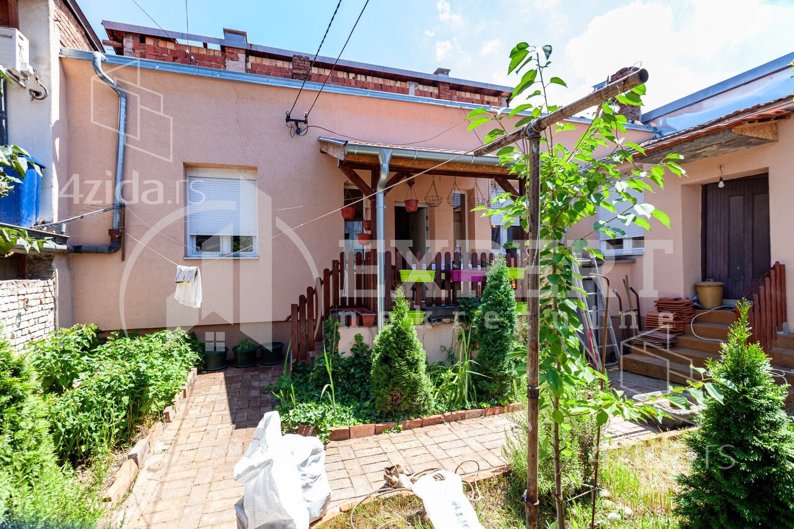 1-etažna kuća na prodaju, Lole Ribara, 90.000€, 62m²